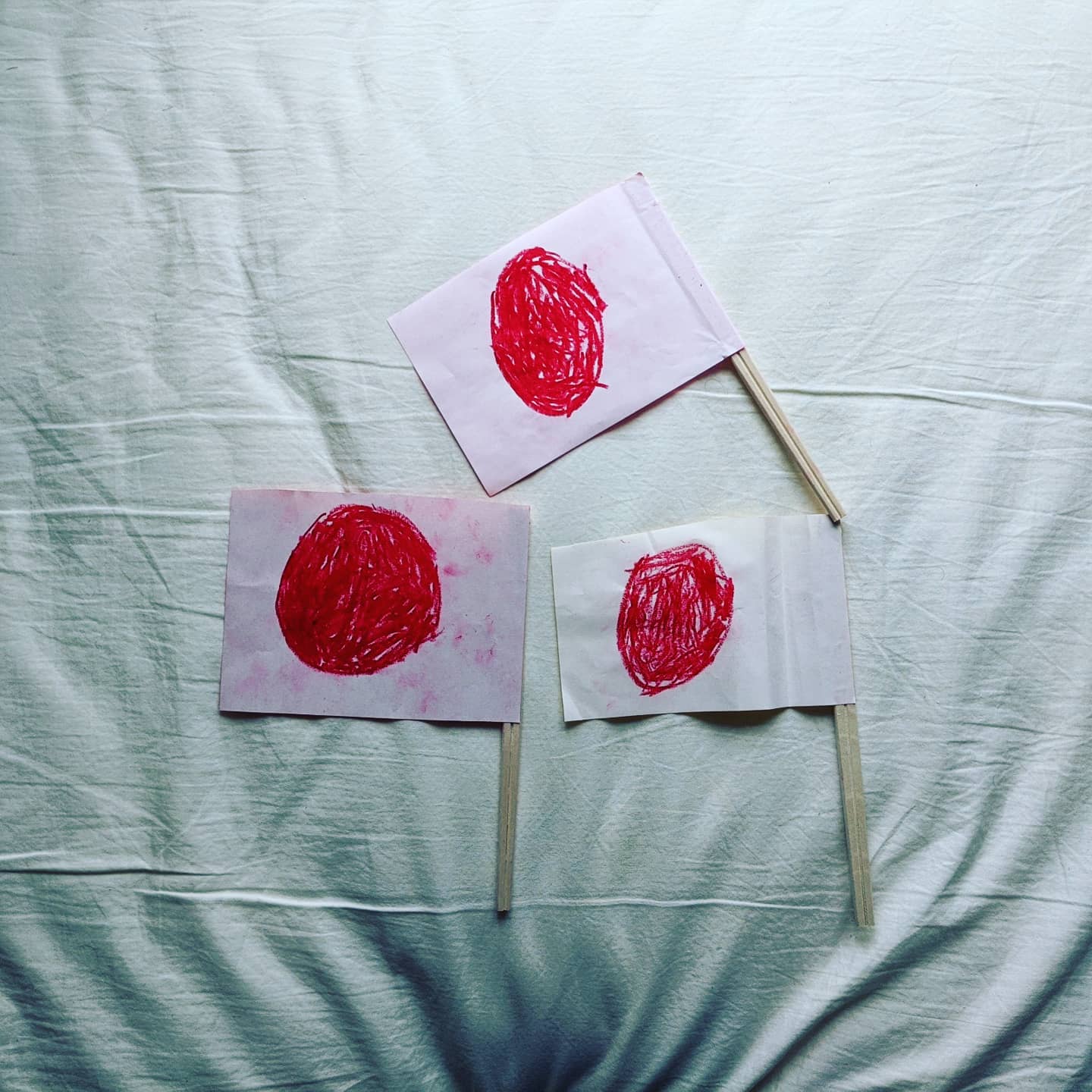 Japanese flags made by children with origami – PAPER SHOP JAPAN